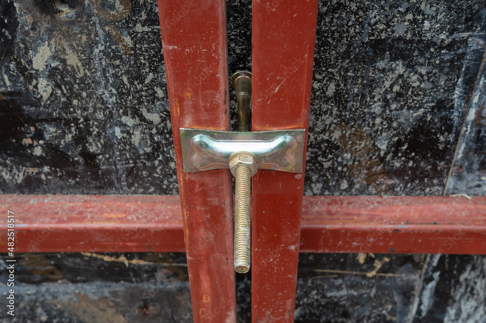 Construction formwork for concrete.Spring clips are a new formwork ...