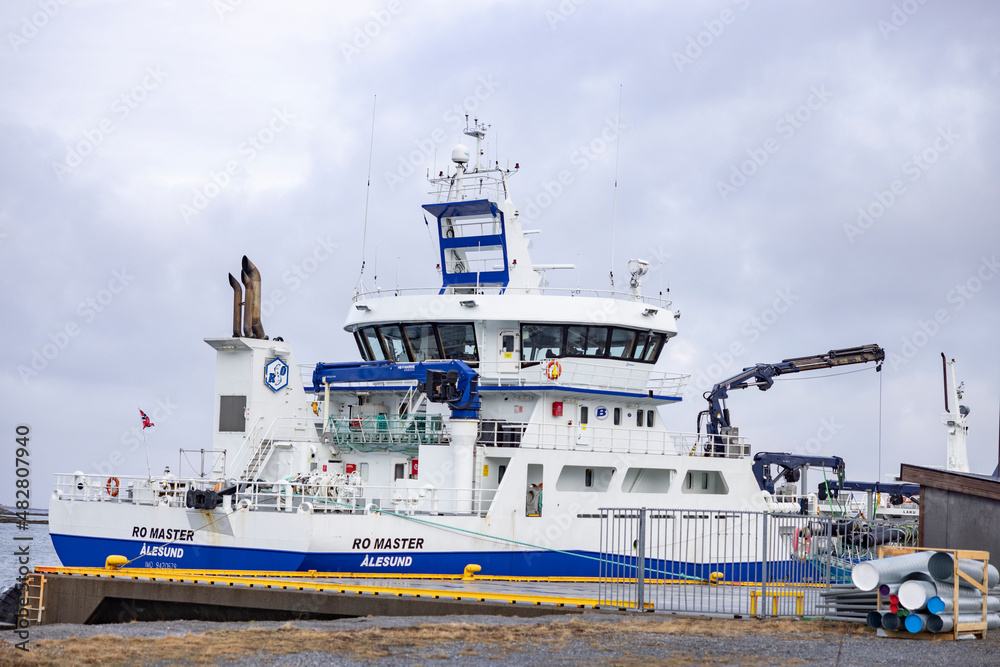 MS «Ro Master» is a wellboat- Well capacity: 2800 m³. 2 wells, sliding bulkhead, RSW. Automatic ...