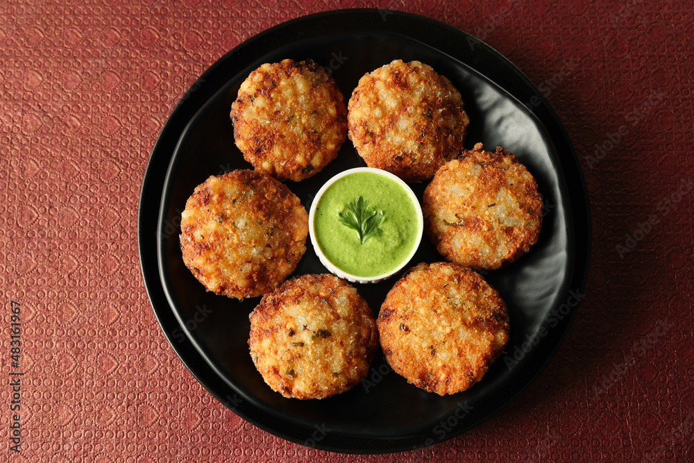 Sabudana vada wada pakora pakode fried snack fritters chutney tapioca ...