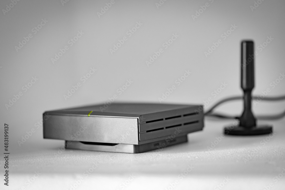 Helium hotspot cryptocurrency miner device with antenna for radio ...