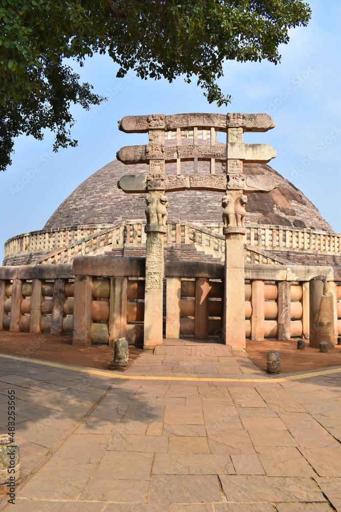Stupa No 1, South Gateway or Torana and Stupa. The Great Stupa, World ...