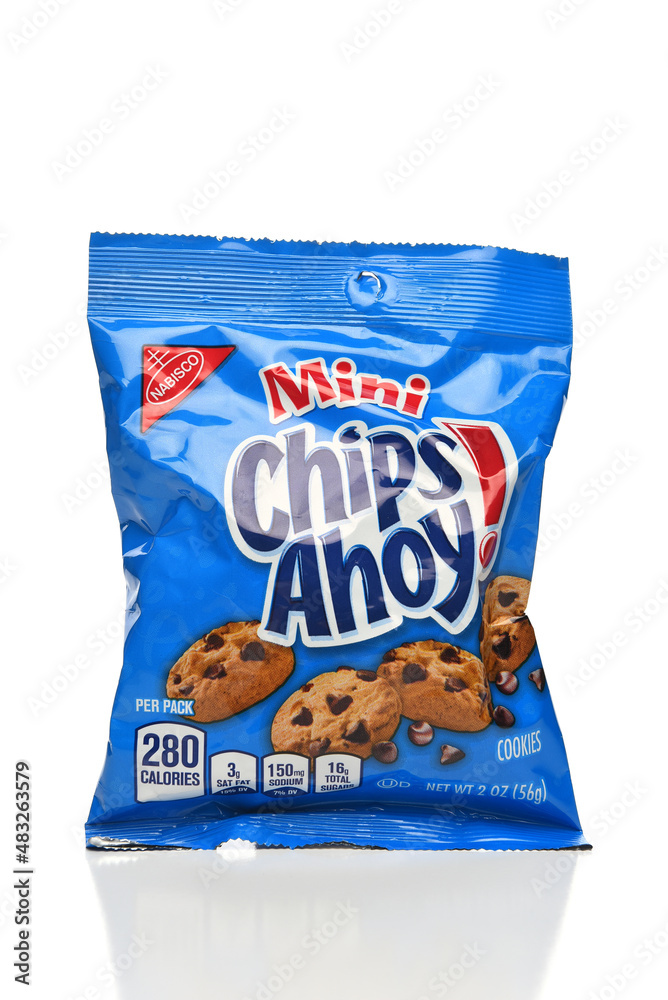 IRVINE, CALIFORNIA - 27 JAN 2022: A bag of Chips Ahoy Mini Chocolate ...