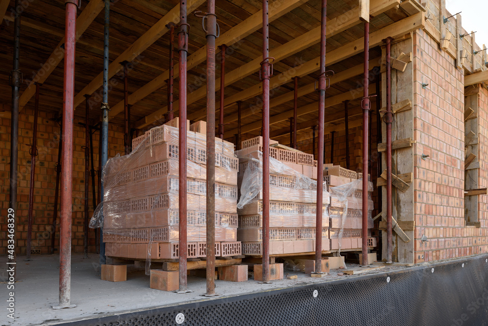 Formwork elements for concrete floors. Mounting telescopic stand for ...