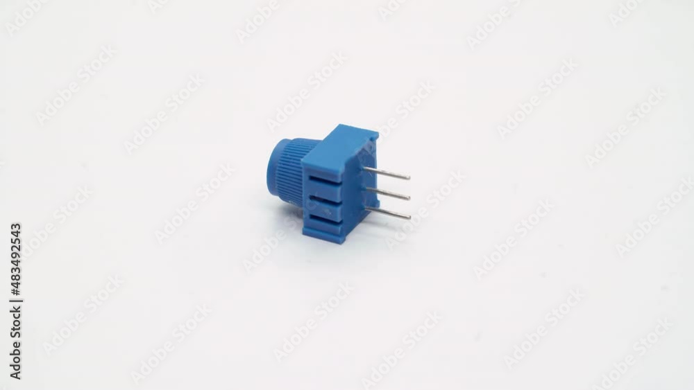 Vidéo Stock Potentiometer variable switch control rheostat electronic engineering arduino ...