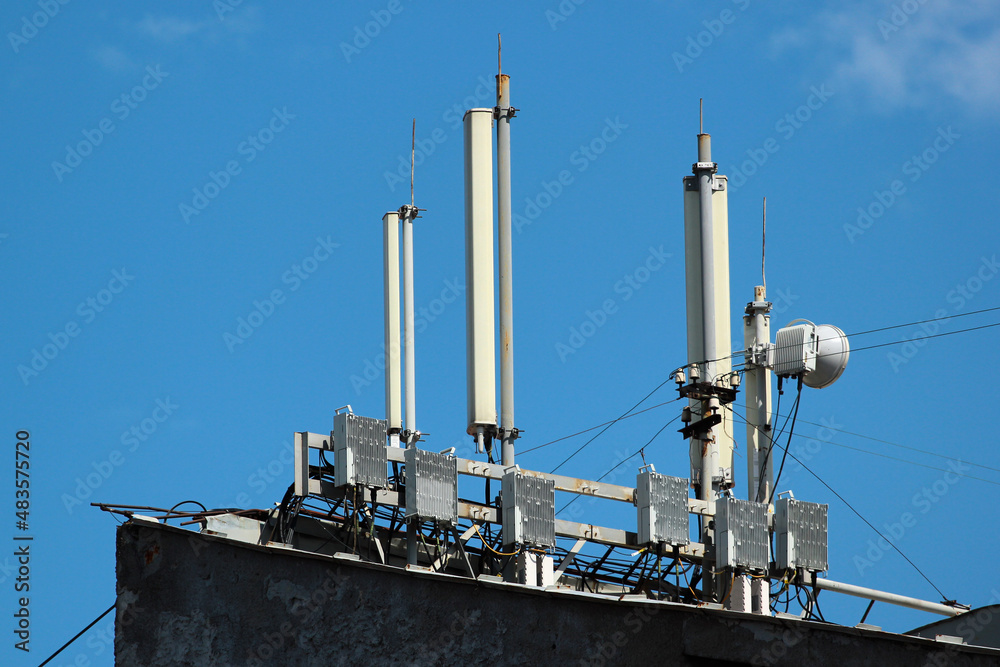 Foto de 3G, 4G and 5G cellular antennas. Base Transceiver Station ...