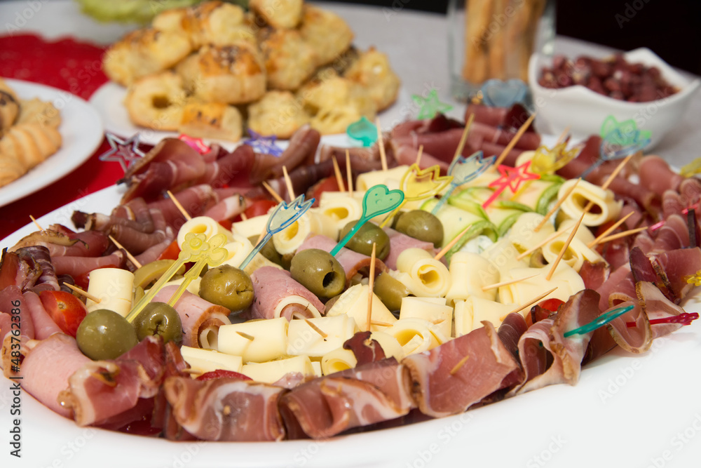 Fotka „Catering food for the event - different types delicacies of meat ...