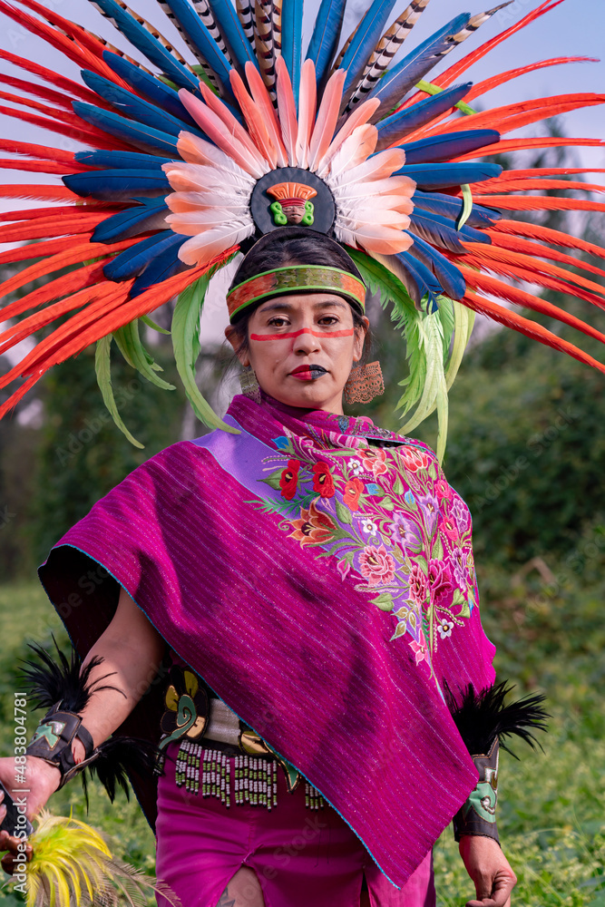 Foto de Aztec dancer in the field also known as "Chinampa" in ...
