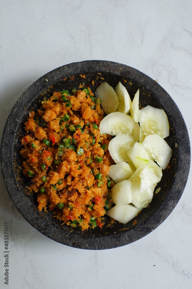 Foto de a plate of traditional food named sambal urap that made from ...