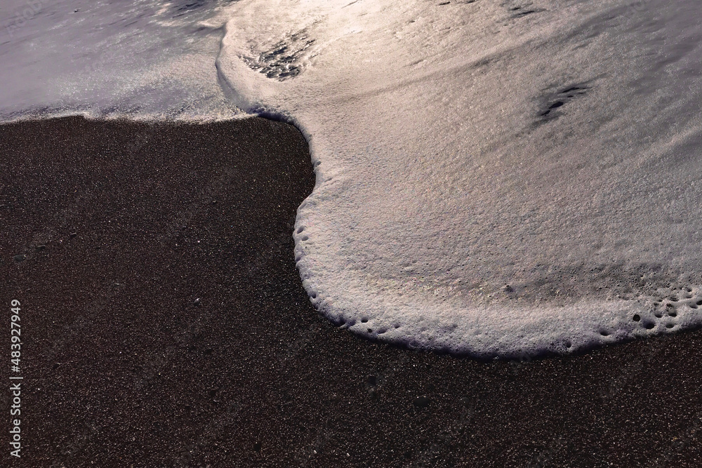 Beautiful wave texture on the seashore. Exotic island seaside banner ...