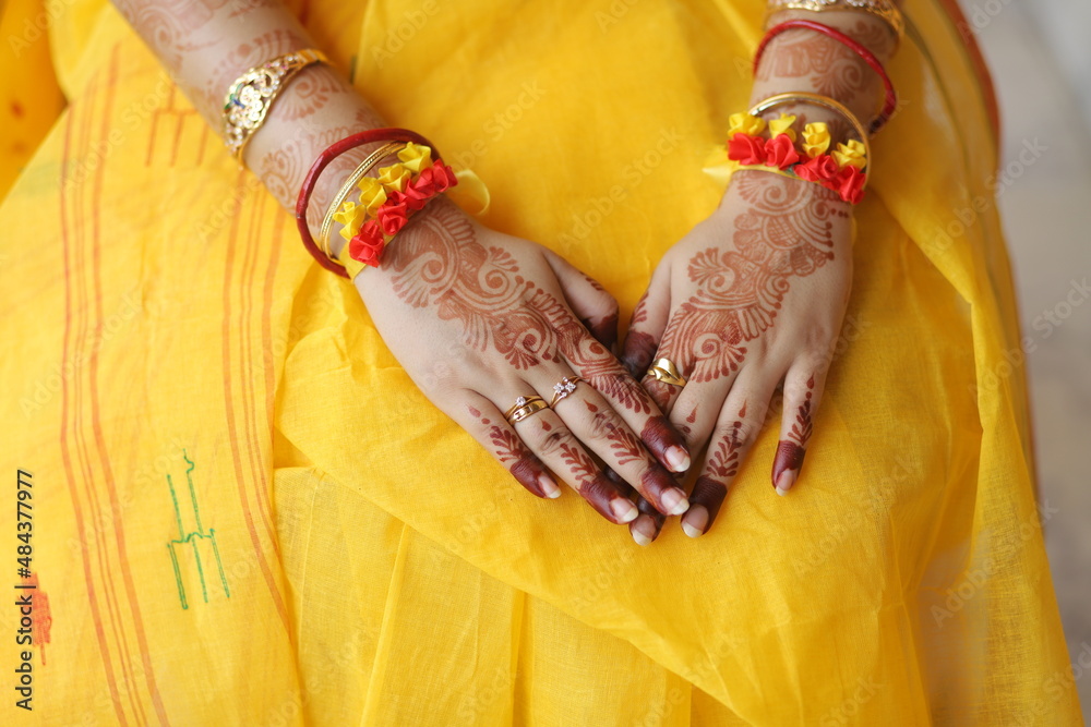 Indian bengali bride haldi mehndi hand Stock Photo | Adobe Stock