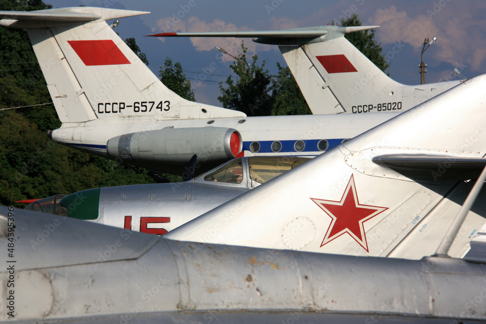 Fotka „Aircraft tails with Soviet stars, flags and registration ...