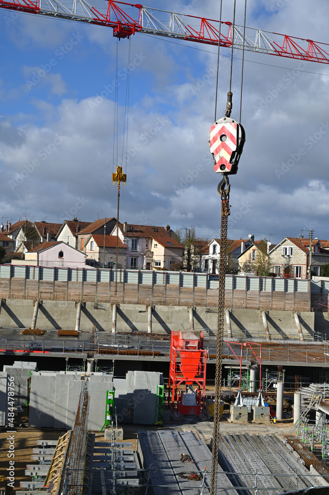 chantier de construction d'un bâtiment Stock Photo | Adobe Stock