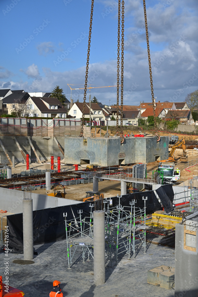 chantier de construction d'un bâtiment Stock Photo | Adobe Stock