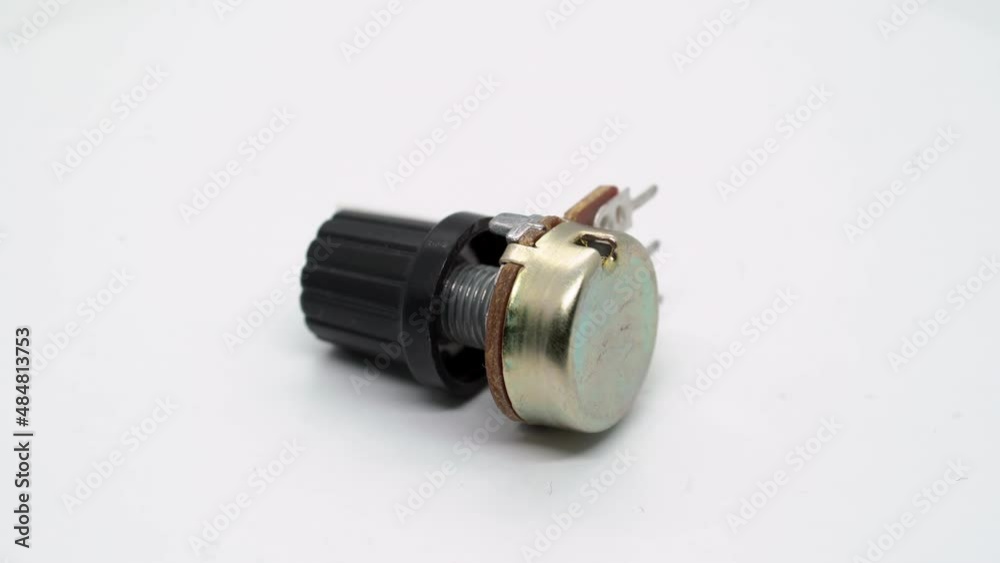 Vidéo Stock Potentiometer variable switch control rheostat electronic engineering arduino ...