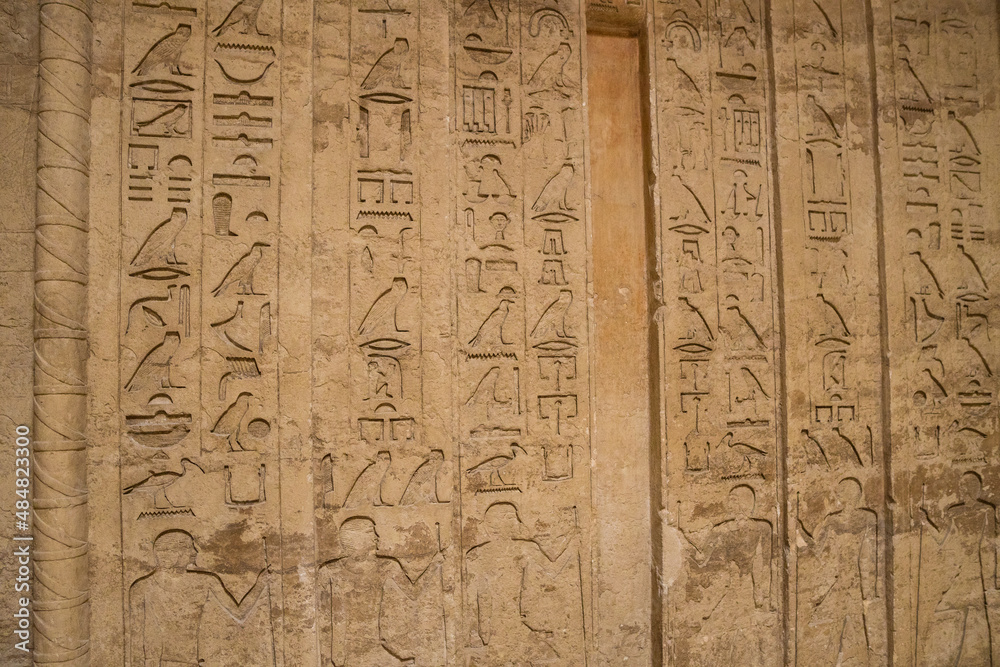 Egyptian hieroglyphic script used by ancient Egyptians to represent ...