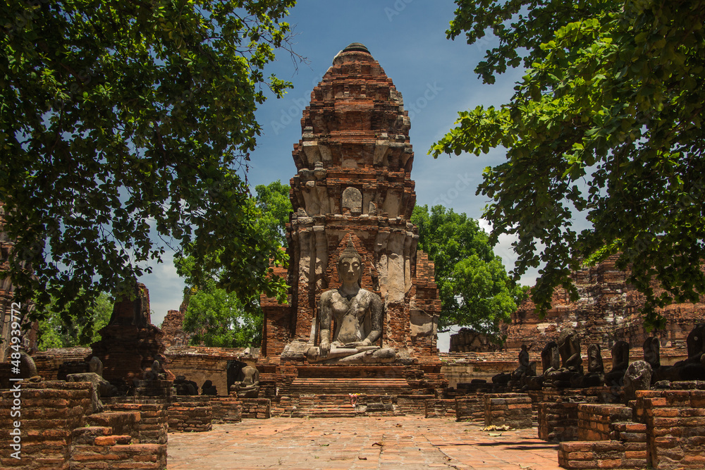 Escultura de Buda en Wat Maha Thata, Ayutthaya Stock Photo | Adobe Stock