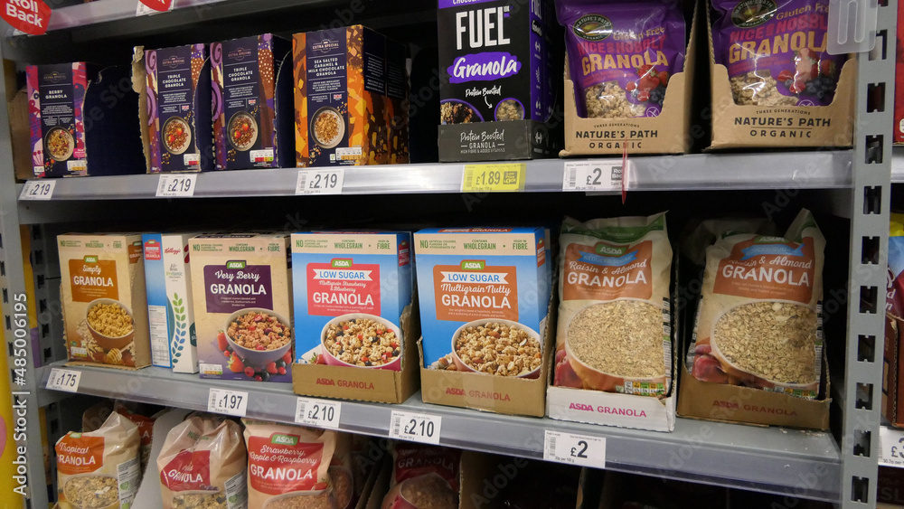 Foto de Cereal isle in Asda Larne Superstore Co Antrim Northern Ireland ...