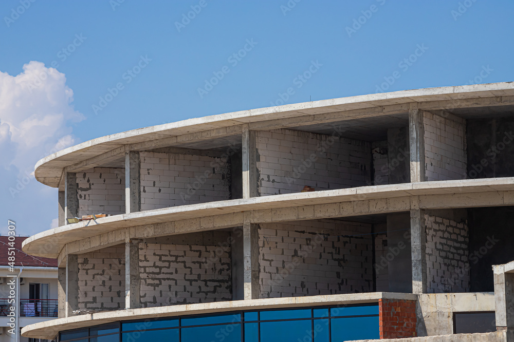 Precast concrete walls on building structures. Precast concrete ...