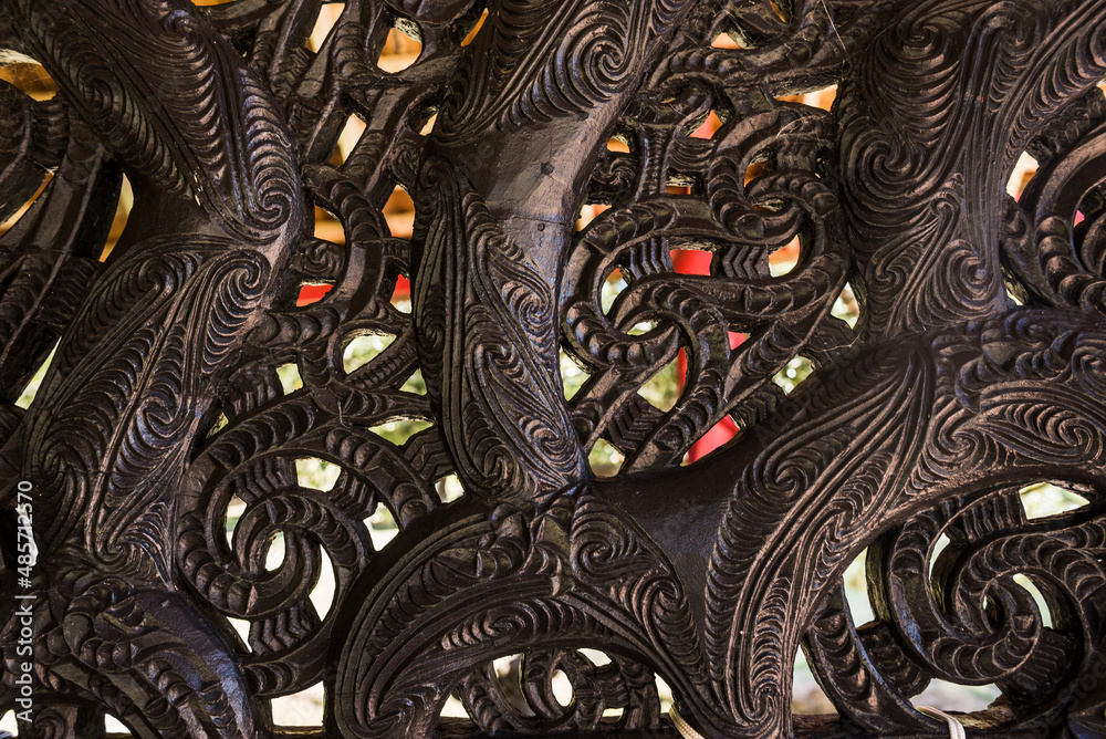 Foto de Wooden carving details on a Maori War Canoe, Waitangi Treaty ...