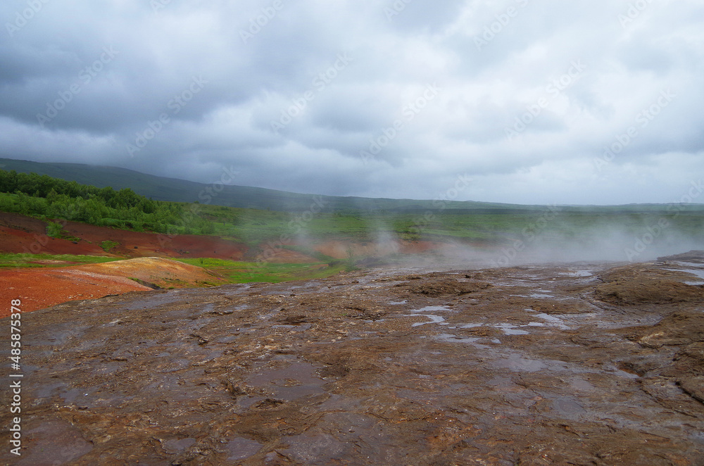 Foto de Supernatural landscape at geothermal field Mars like site ...