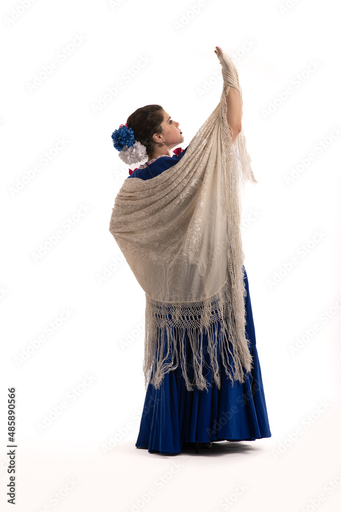 Chula Madrileña vestida de chulapa, traje típico del Chotis Madrileño ...