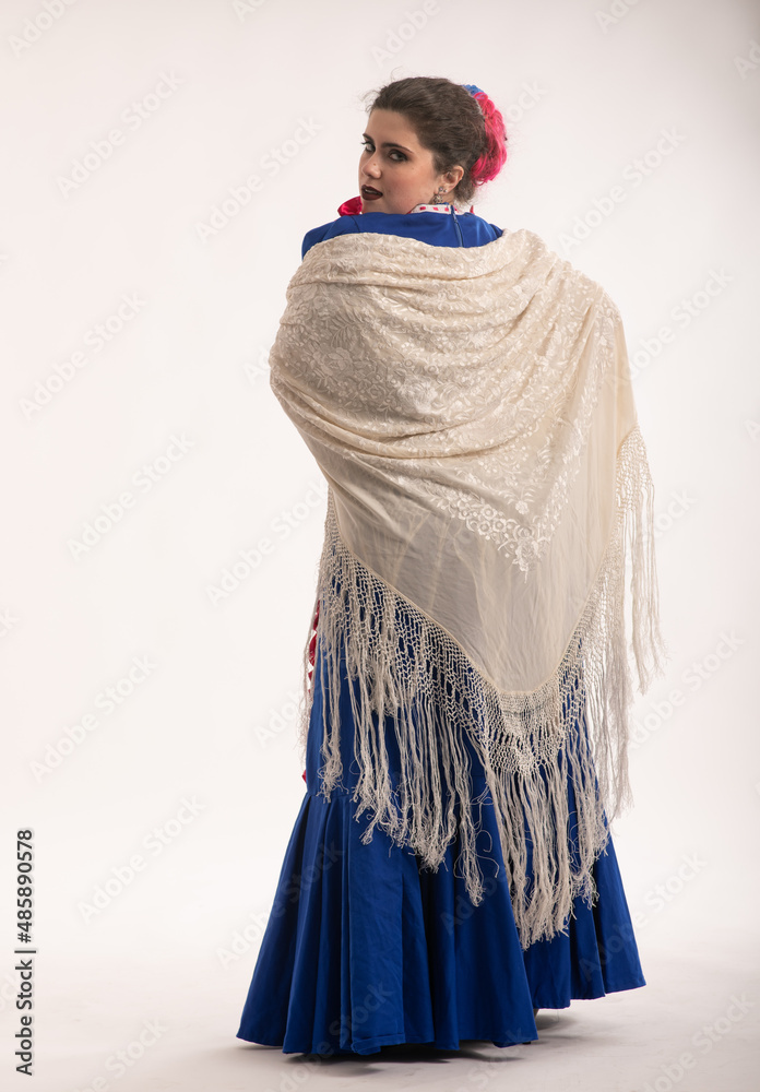 Foto de Chula Madrileña vestida de chulapa, traje típico del Chotis ...