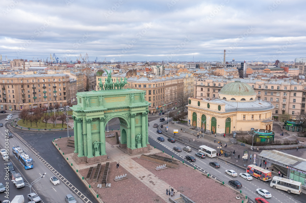 ST PETERSBURG, RUSSIA - NOVEMBER, 2021: Narva Triumphal Gate on the ...