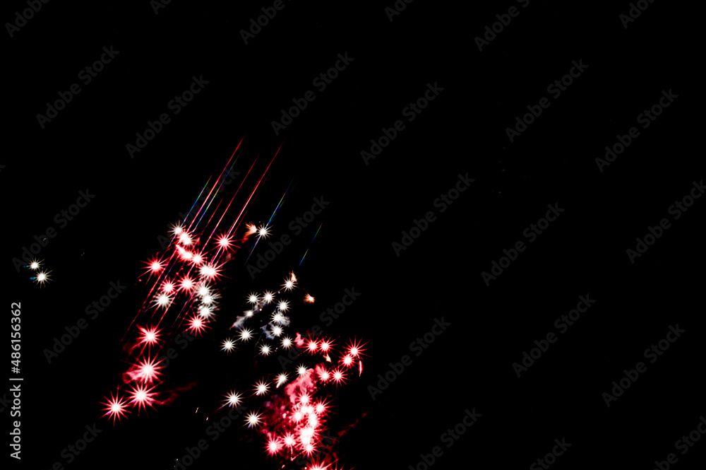 fotografia de fuegos artificiales, cohetes, luces en el cielo, petardos ...