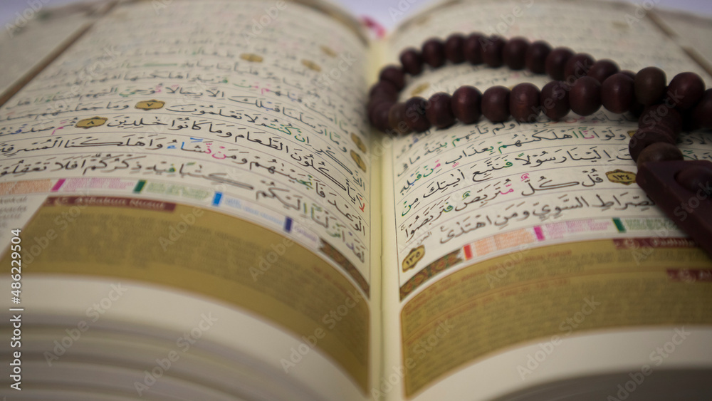 extreme close up holy quran with prayer beads on the top Stock Photo ...