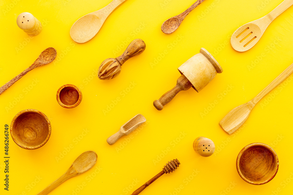 Cooking pattern with wooden kitchen utensils and cookware Stock Photo ...