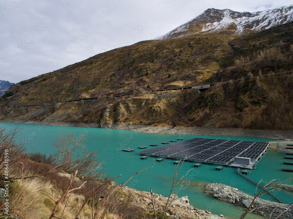 Floating solar power plant, renewable energy technology Stock Photo ...