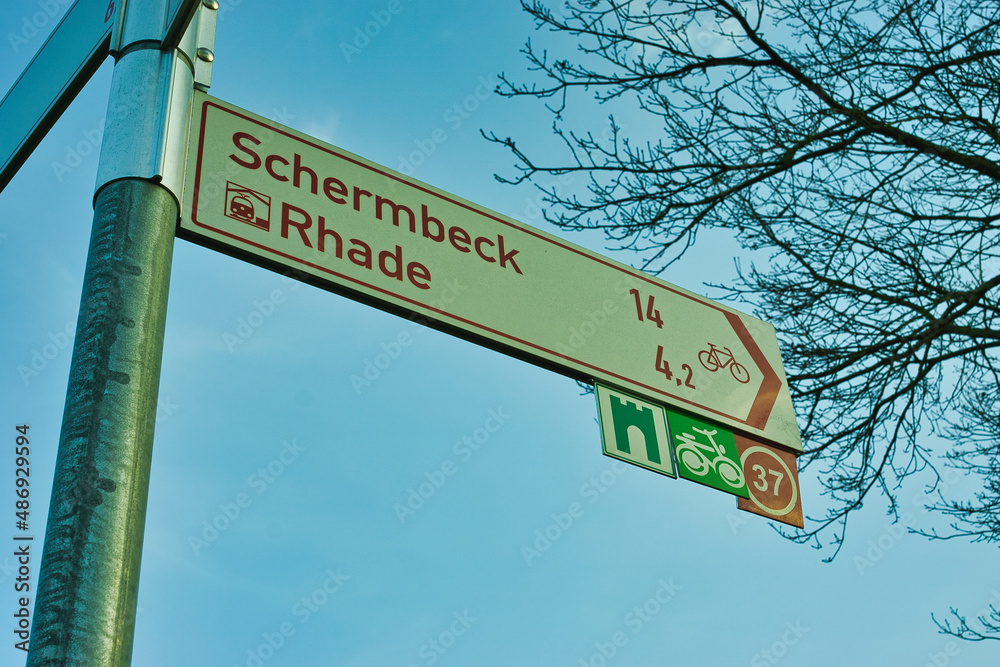 Road sign for the Schermbeck Rhade cycle path and the 100 castles tour ...