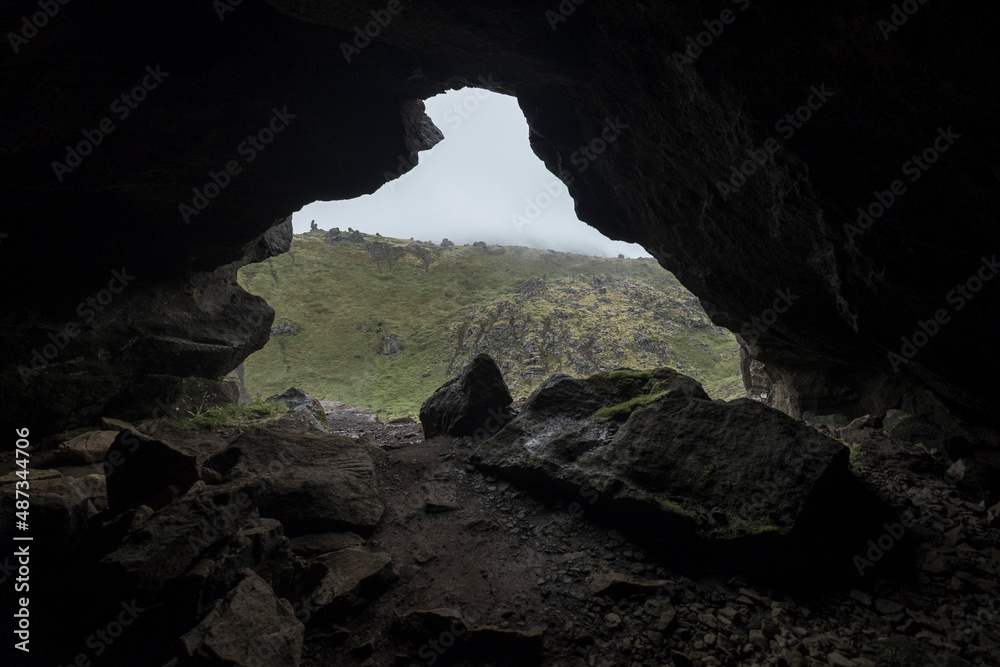Sönghellir - Lvavahöhlen auf der Halbinsel Snæfellsnes. die Lavahöhlen ...