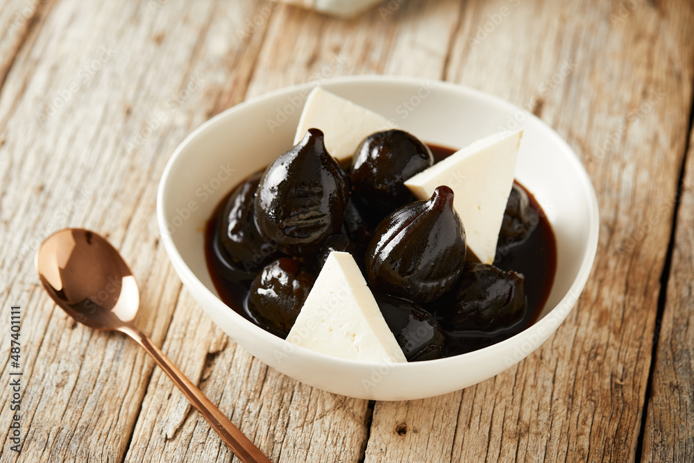 Dulce de higos con queso, postre típico ecuatoriano, servido en un ...