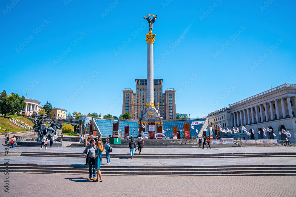 Kyiv, Ukraine. July 20, 2021. Maidan Maydan Nezalezhnosti statue on top ...