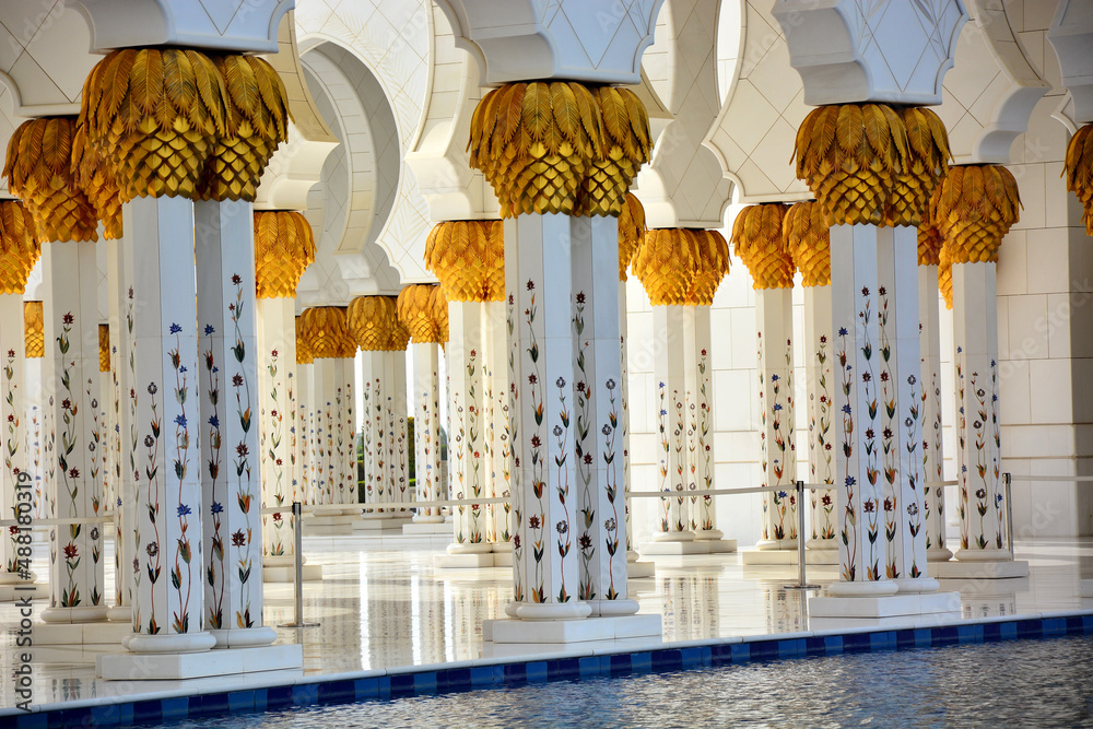 Abu Dhabi, United Arab Emirates - Sheikh Zayed Grand Mosque, .world's ...