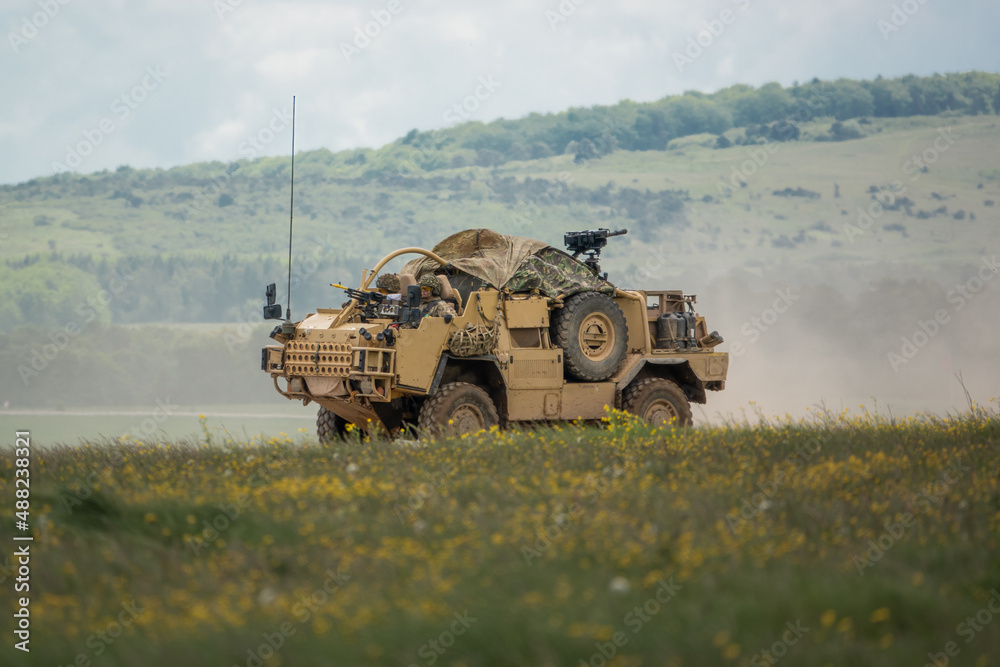 British army Supacat Jackal 4x4 rapid assault, fire support and ...
