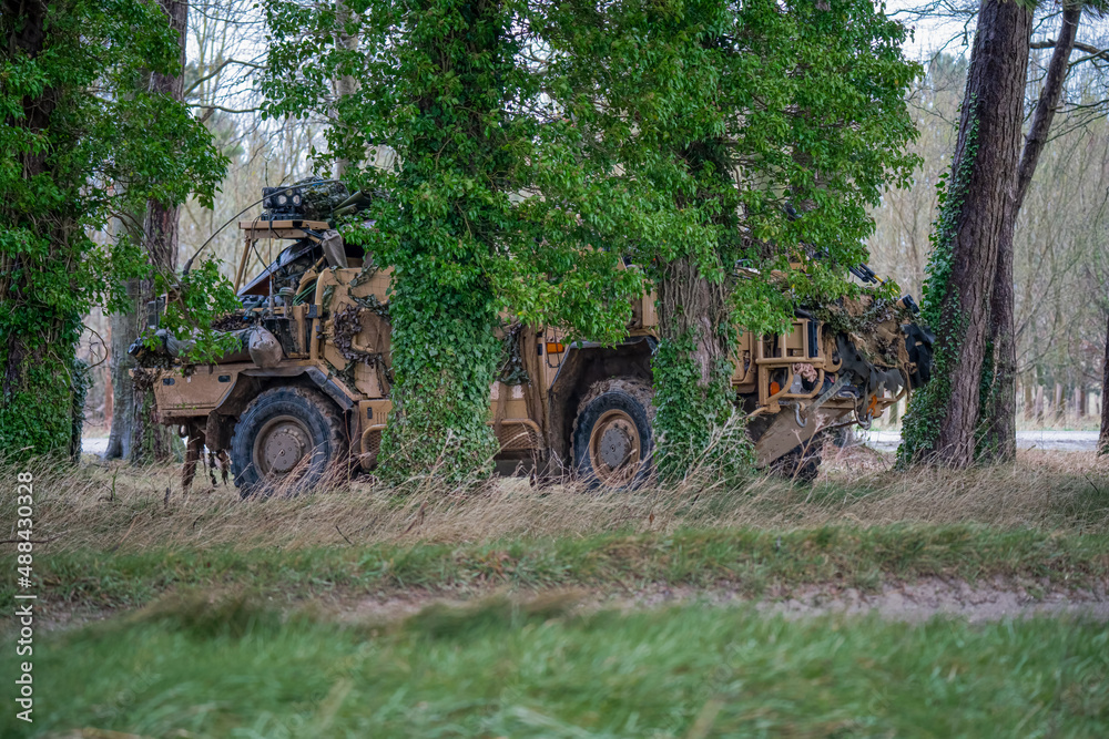 British army Supacat Jackal 4x4 rapid assault, fire support and ...