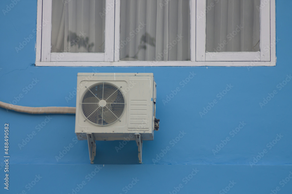 Condensing unit of air conditioning systems. Condensing unit installed ...