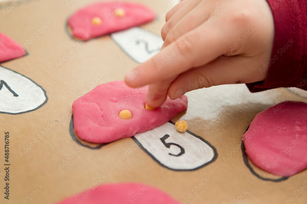 Kid learns to count. Logical tasks for the preschool class. Child ...