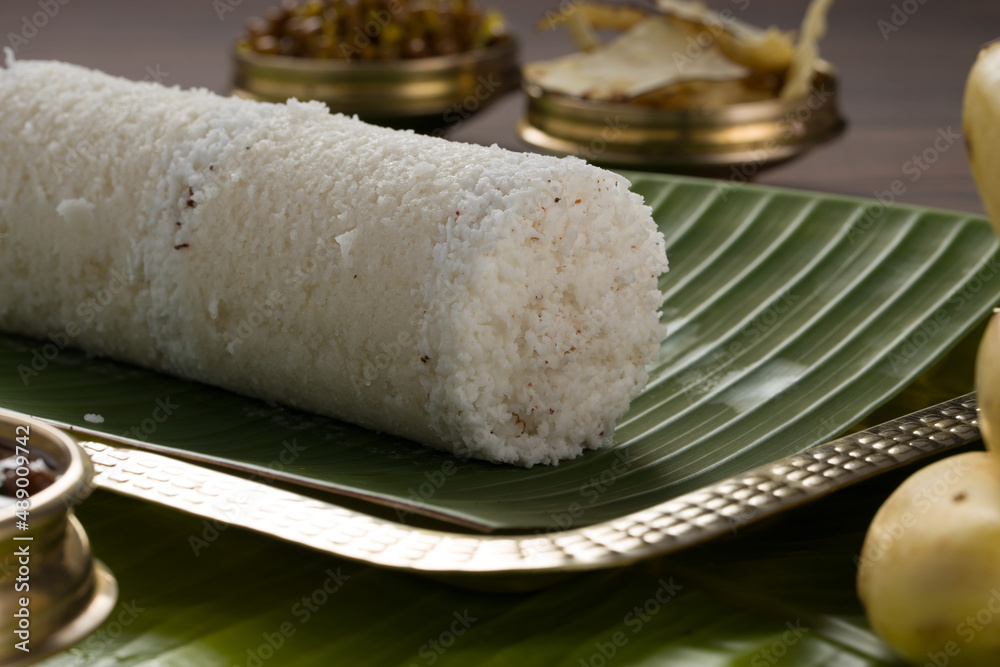 Puttu or Raw rice puttu/Arisi Maavu Puttu with chana curry/ kadala ...