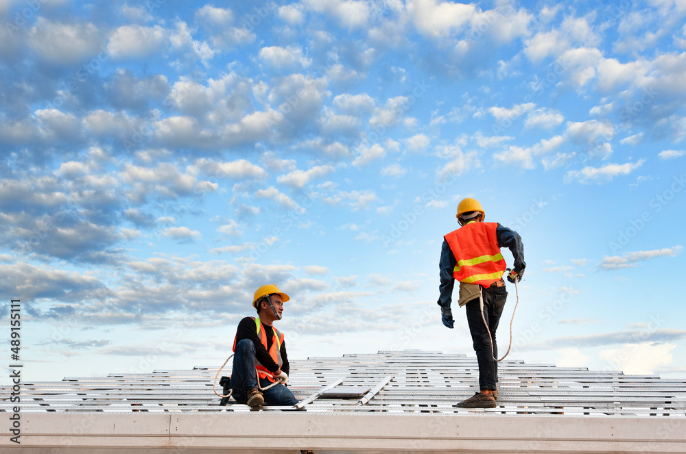 roof extension roof installation engineer roof-construction workers ...