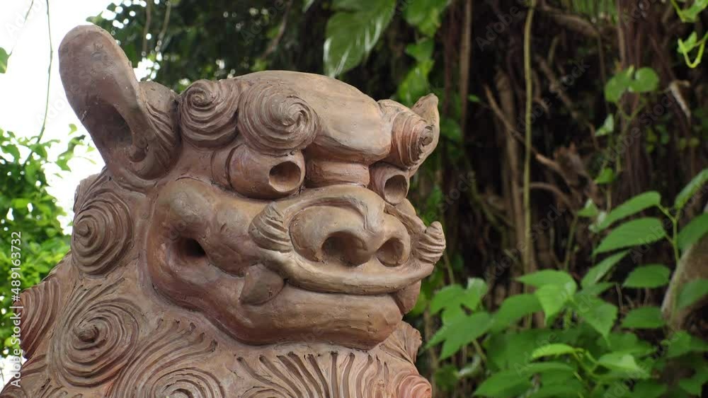 Video „NAHA, OKINAWA, JAPAN - AUG 2021 : View of Lion Dog statue (Shisa ...