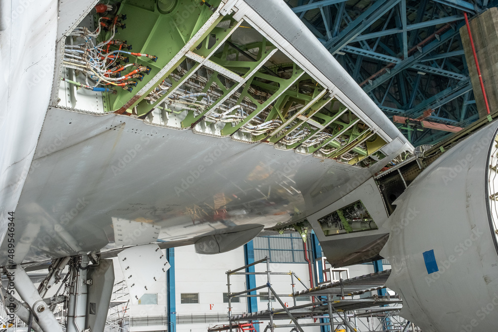 Electrical wiring system of an aircraft or an engine during maintenance ...