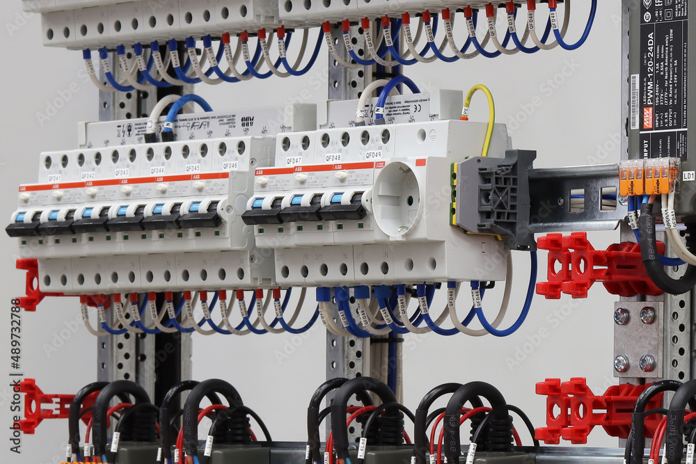 Connection of the mounting wires to the ABB automatic differential ...