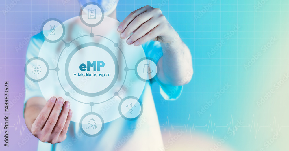 E-Medikationsplan (eMP). Medizin in der Zukunft. Arzt hält virtuelles ...