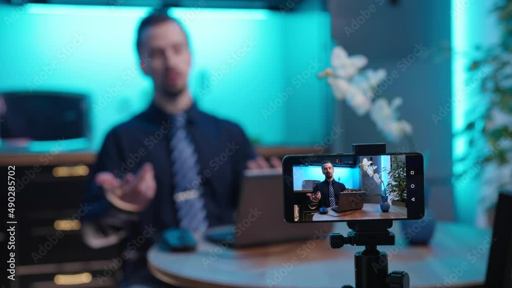 Smartphone video recording businessman influencer in shirt make coach ...