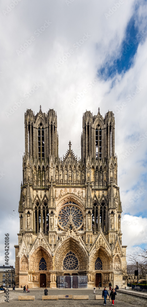REIMS, FRANCE - FEBRUARY 11th, 2022: Facade of Reims cathedral ...