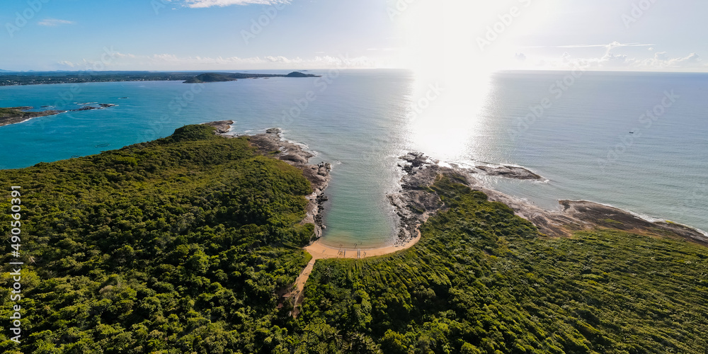 Foto de Imagens aéreas do morro da pescaria e passeio de canoa havaiana ...
