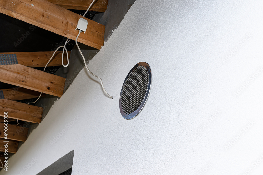 Foto de Air intake and exhaust in the wall of a single family house for ...